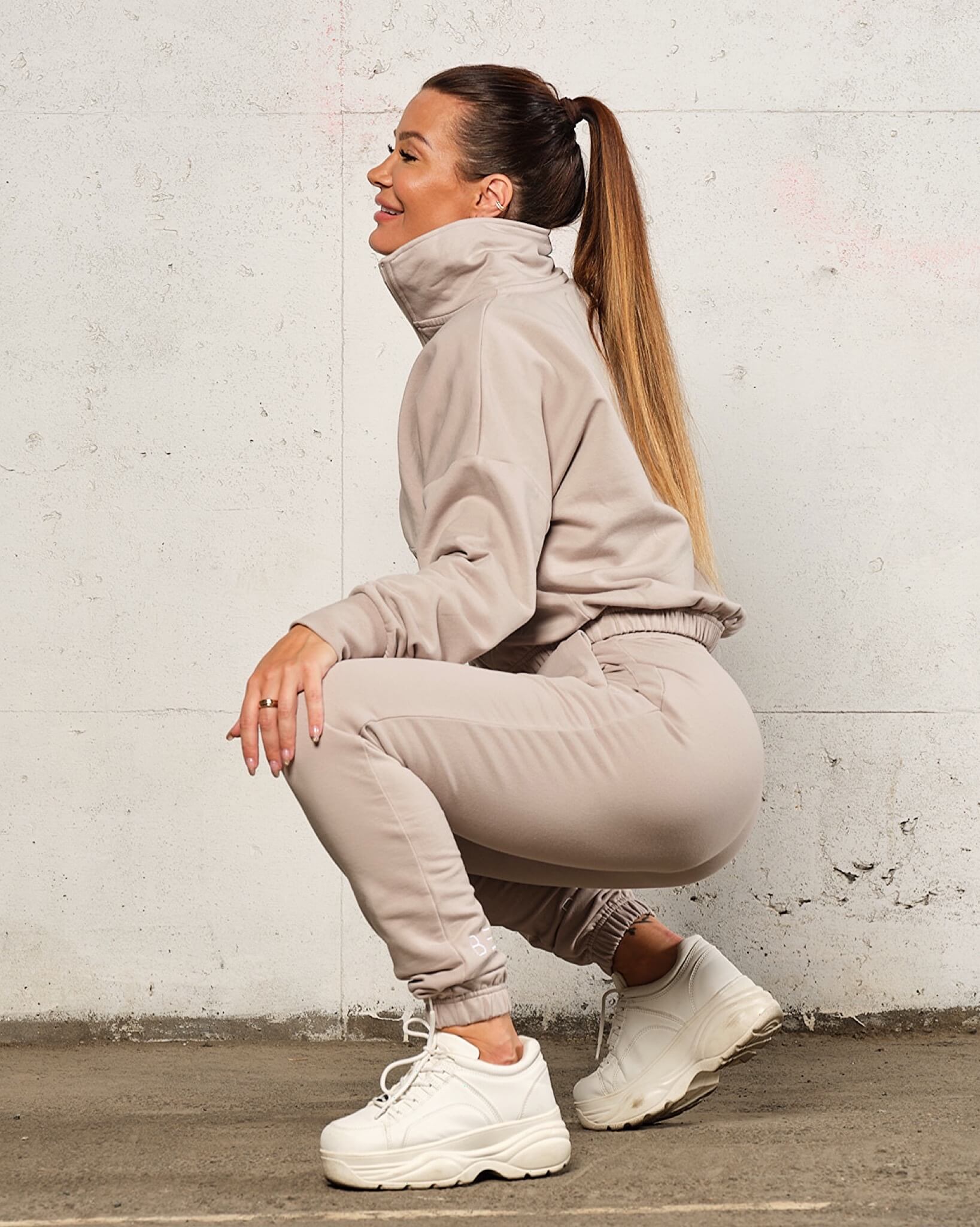 Highschool pant - Burnt sand (hvit logo) – BEKKA